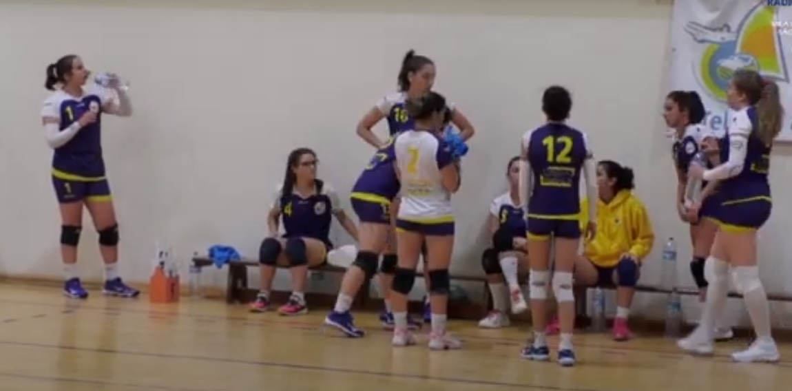 TOPO | Voleibol. CDET 1 – 3 AJFB. (c/vídeo) – Rádio Ilhéu