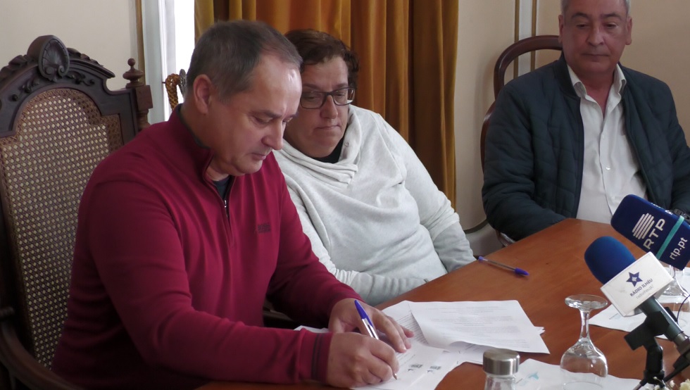 CALHETA | Município assinou protocolo com o FCC e o CDET (c/reportagem ...